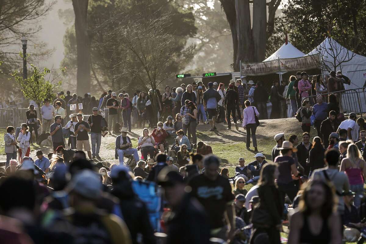 Cake lead singer John McCrea offers charged commentary at Hardly ...