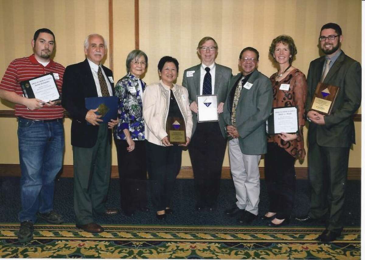 LSC-CyFair professor earns ACS-GHS outstanding chemistry teacher award