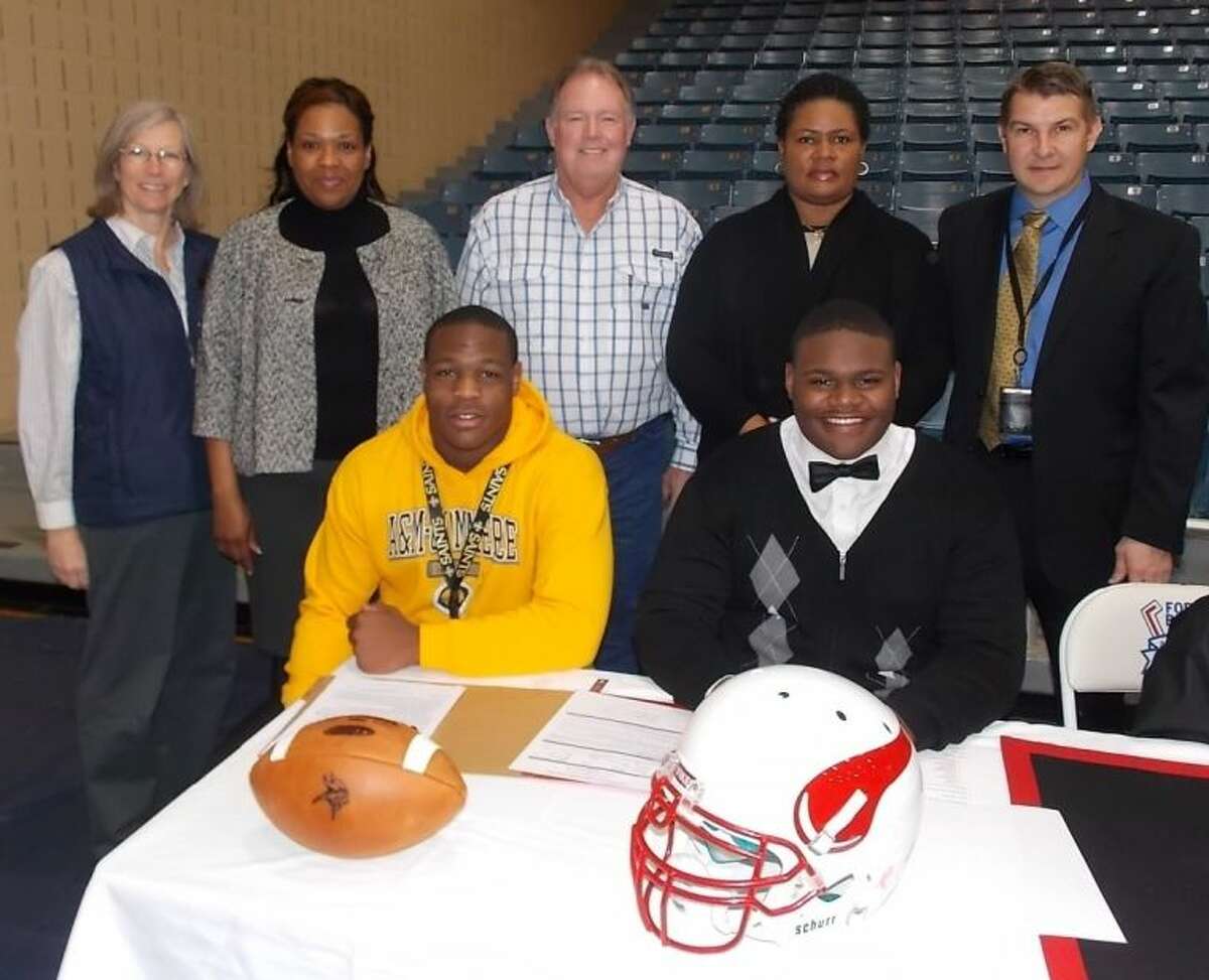 FBISD football players celebrate signing day