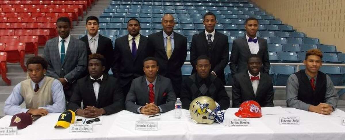 FBISD football players celebrate signing day