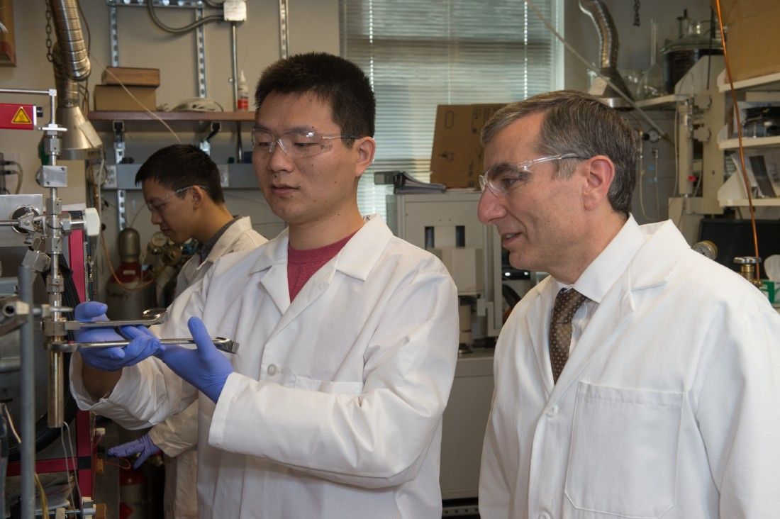 Rice professor, chemistry student may have a fix for injured spinal cords