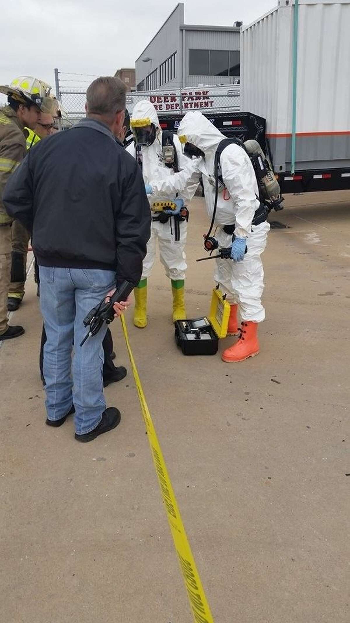 Deer Park police, fire respond to hazardous substance call