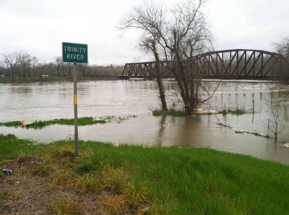 Trinity River levels stabilizing, expect to peak Friday night, Saturday