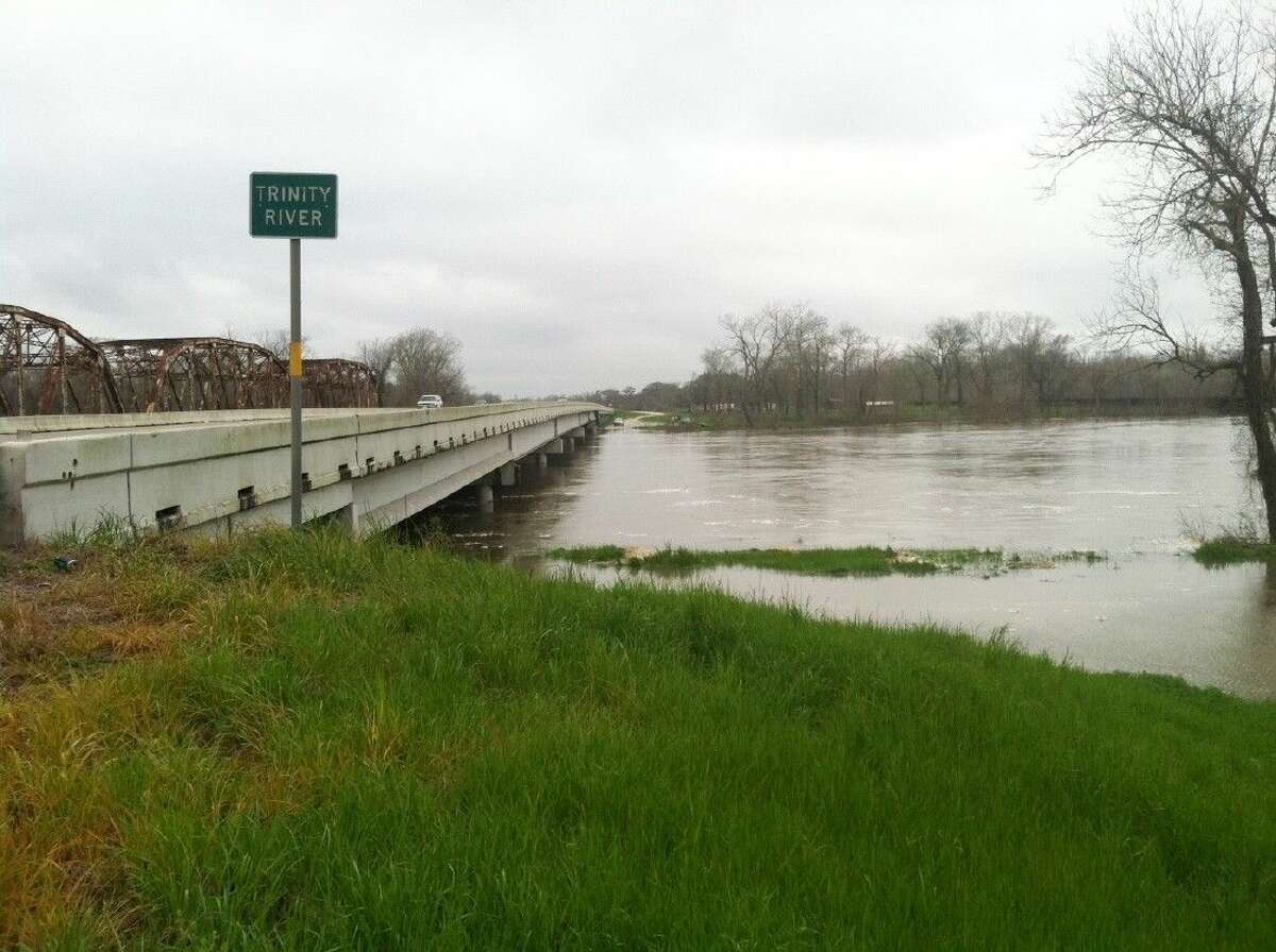 Trinity River levels stabilizing, expect to peak Friday night, Saturday