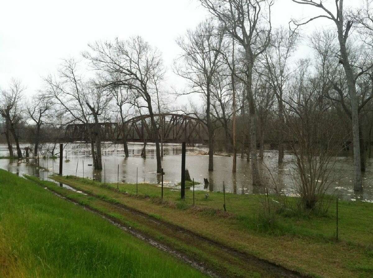 Trinity River levels stabilizing, expect to peak Friday night, Saturday