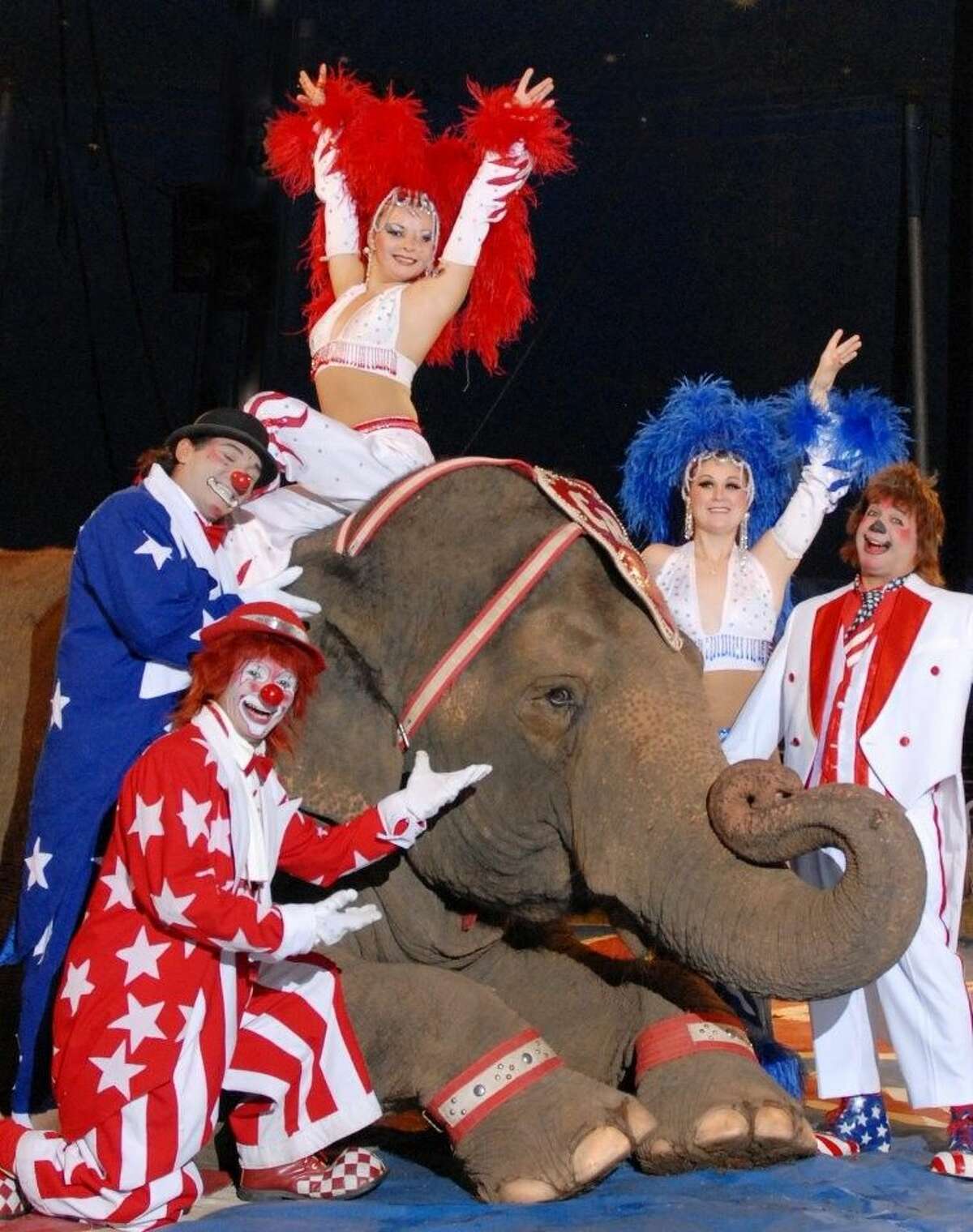 Carson & Barnes Circus prepares to bring thrills to the New Caney area