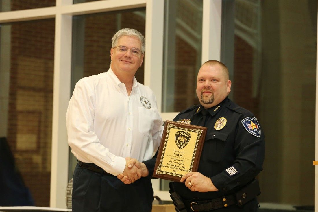 Roman Forest PD recognizes EMCID for continued support