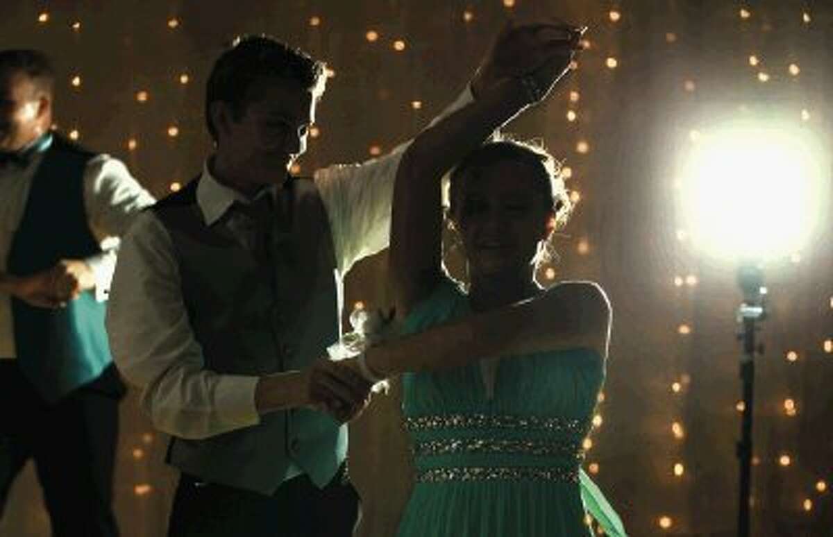 LDS youth enjoy dancing and socializing at ‘Simply Prom’