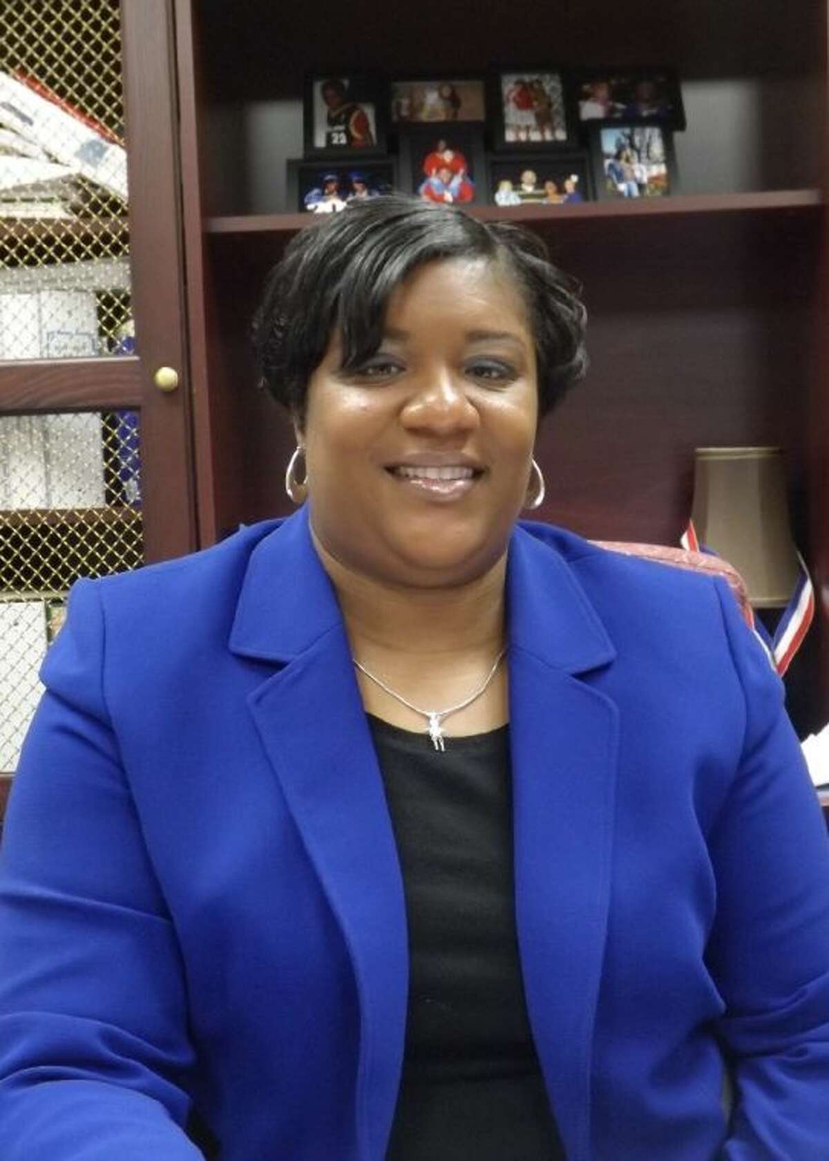 FBISD names Lyons-Lewis and Dupont as 2014 Principals of the Year