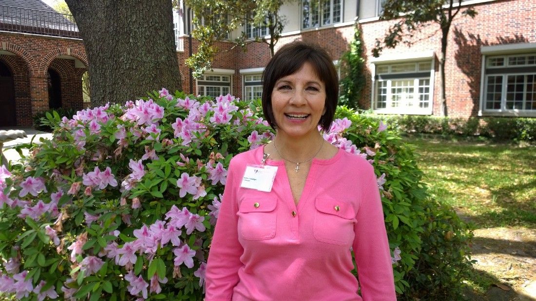 Houston Hospice names Debbie Hoelscher Volunteer of the Year