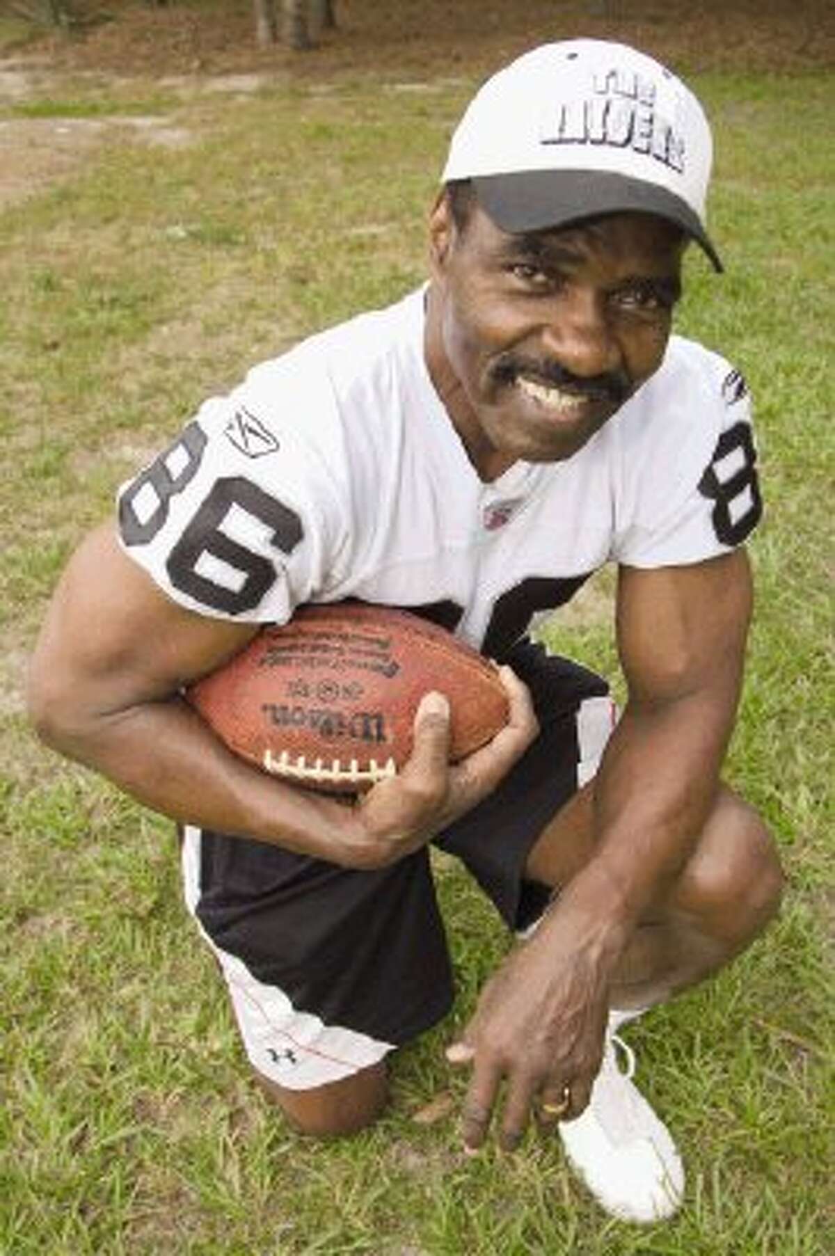 FOOTBALL: Irons to offer first-ever football, leadership summer camp