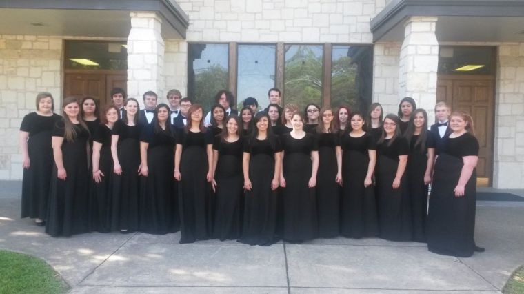 Dayton HS choir completes award-winning school year