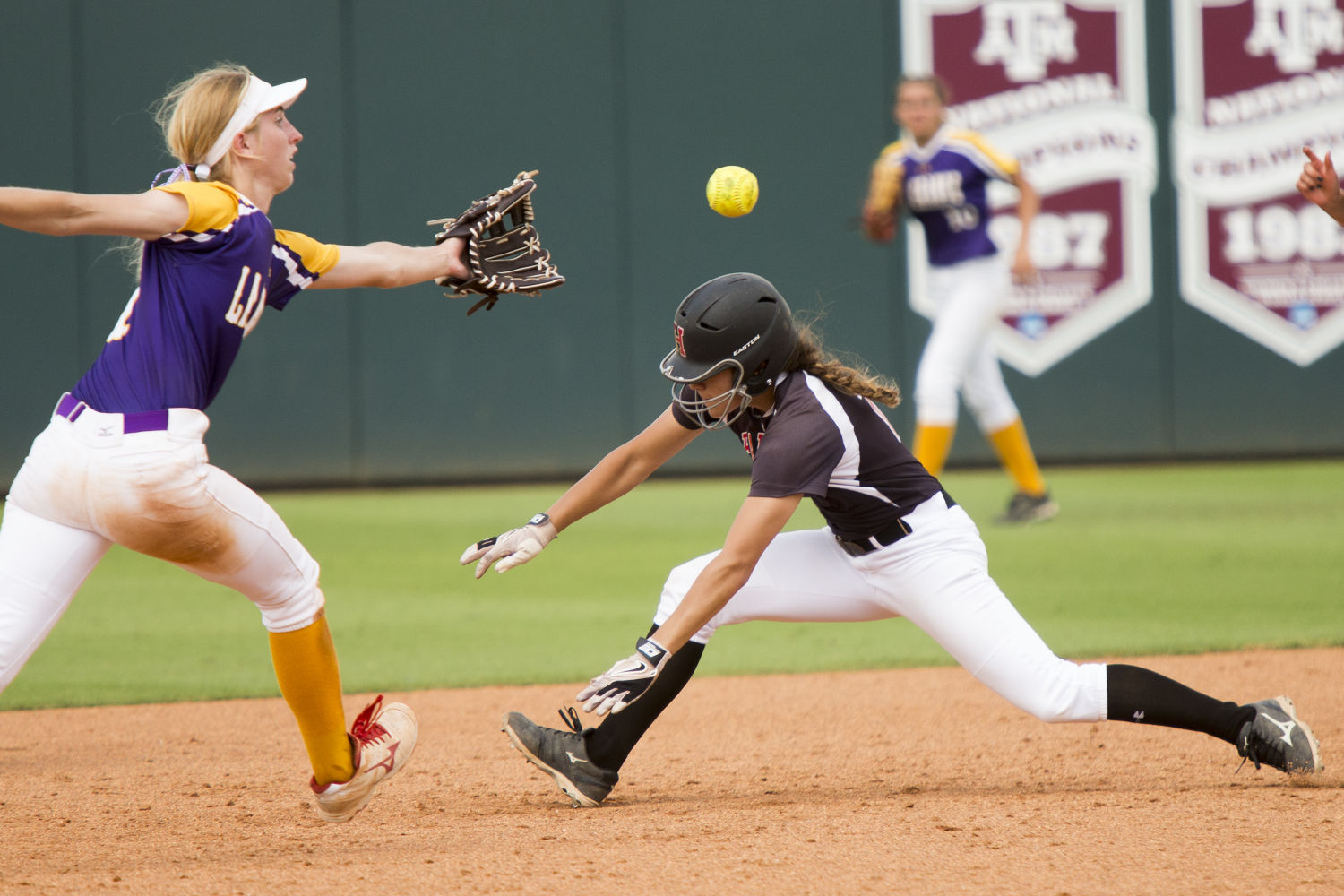 SOFTBALL: Huffman takes down Snyder 2-0, earns trip to state title game