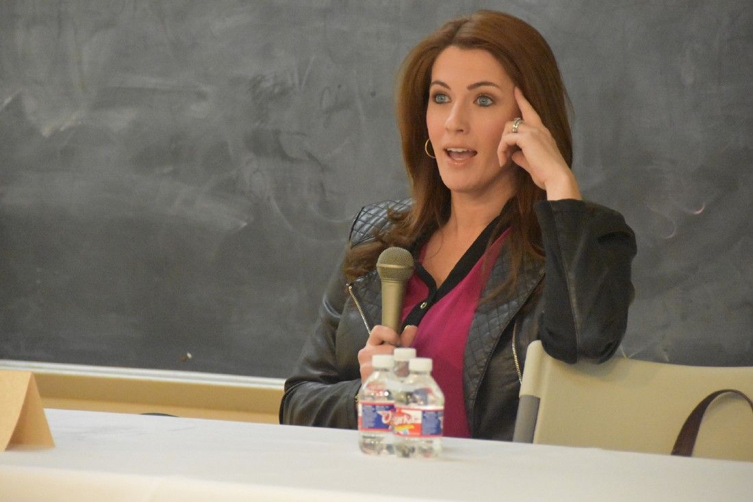 ABC 13 anchor, CFISD grad gives tips to student media members