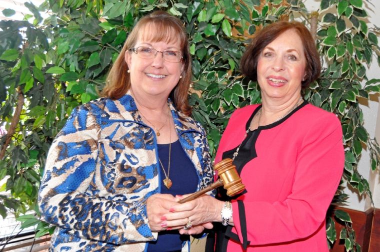 Rotary Ann Club of Pasadena holds officer installation