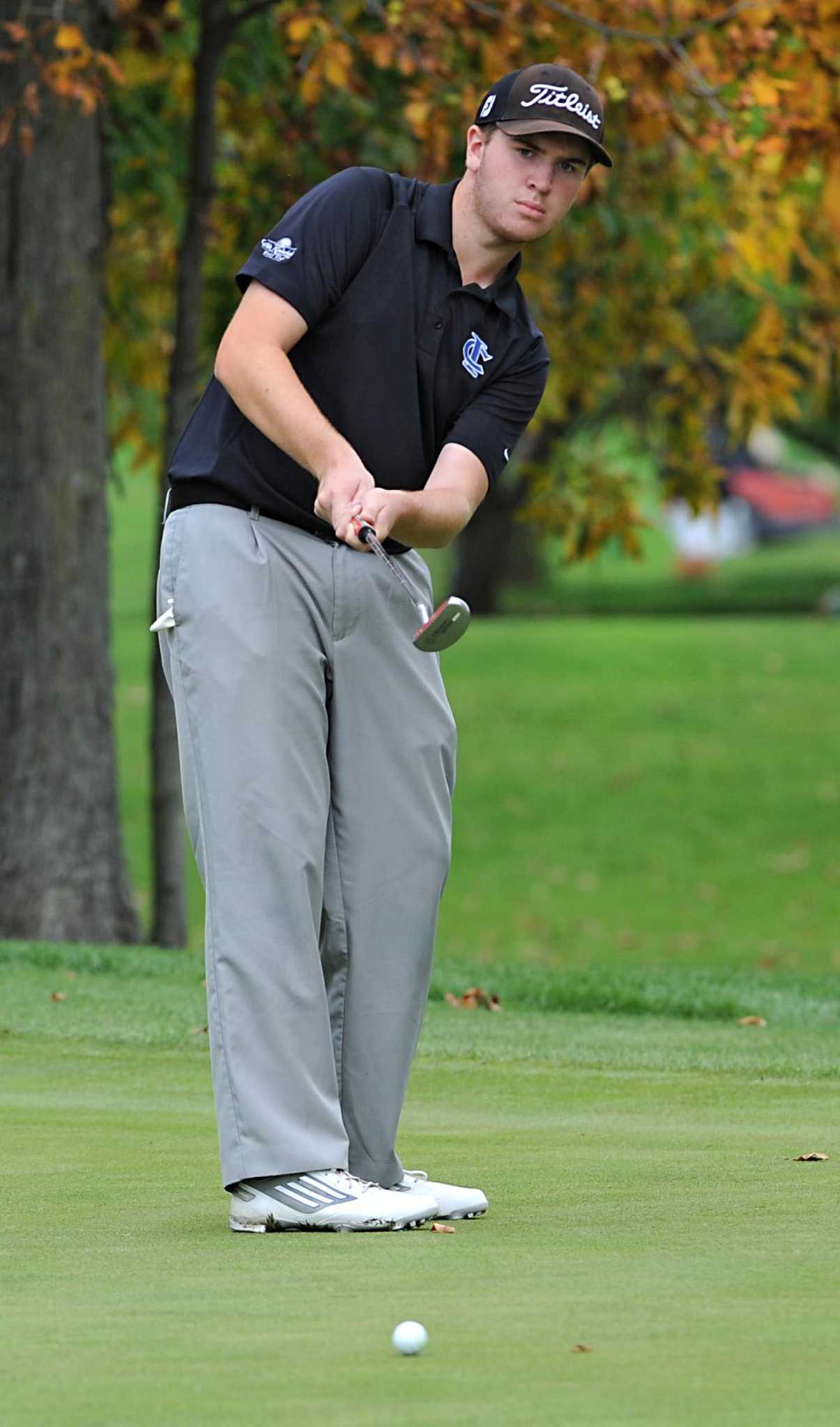 Scott Vandenburgh leads 24 golfers advancing to Orchard Creek