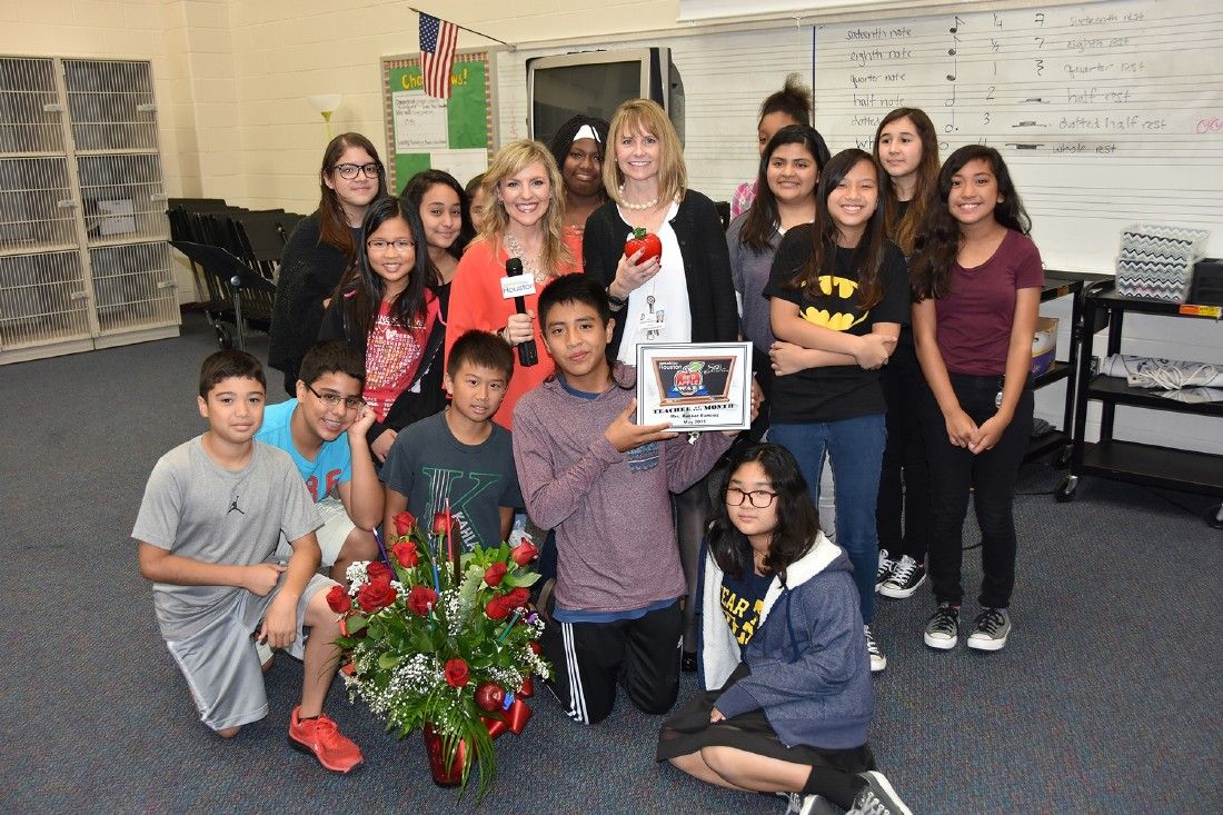 KHOU honors Kahla MS teacher with Star Furniture Red Apple Award