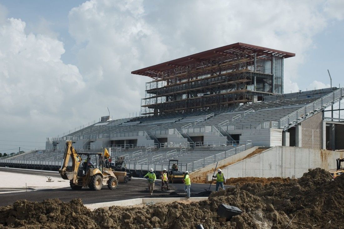 Challenger-Columbia stadium launch delayed