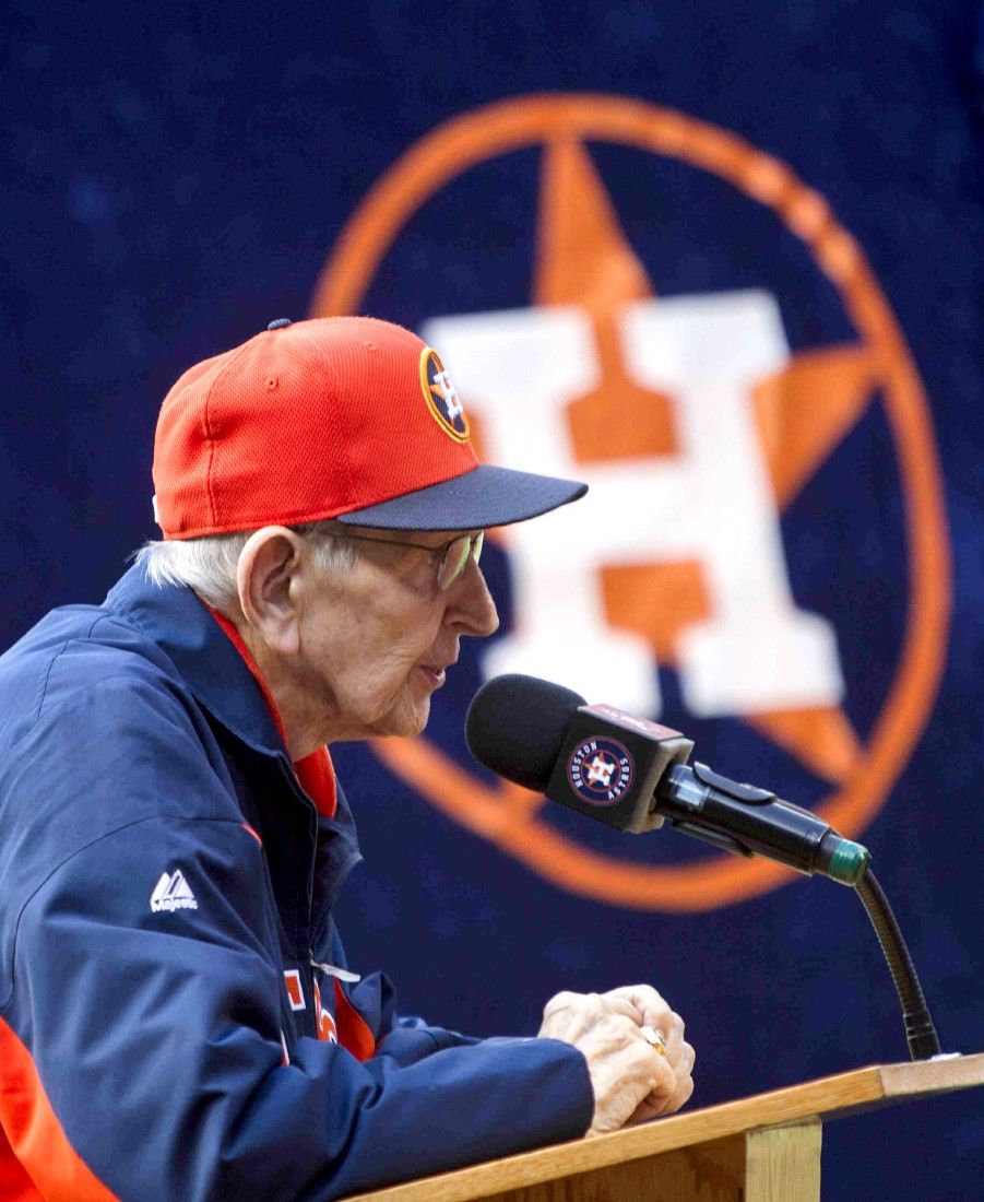 Hall of Fame broadcaster Milo Hamilton has passed away