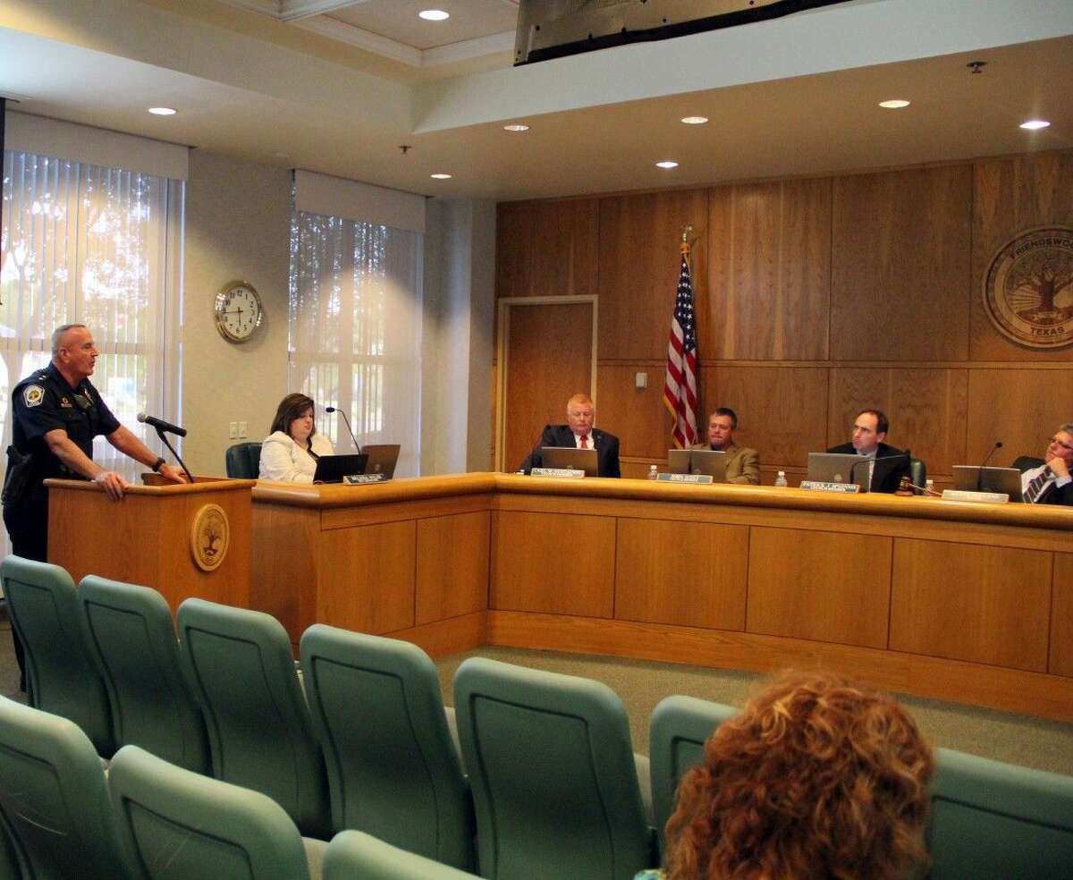 Friendswood Police piloting body cameras