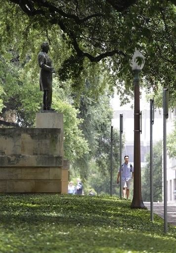 University of Texas moving statue of Jefferson Davis