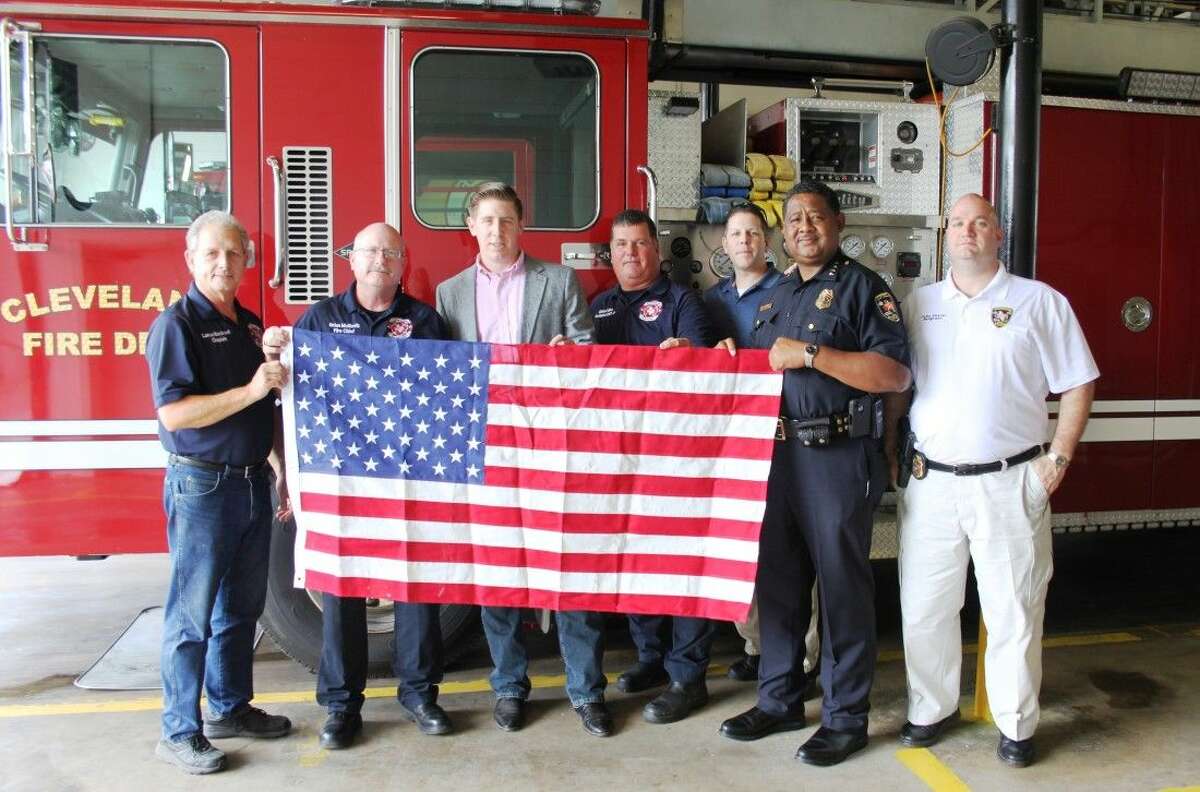 Cleveland firefighters treated to lunch, commemorative flag on 9/11 ...