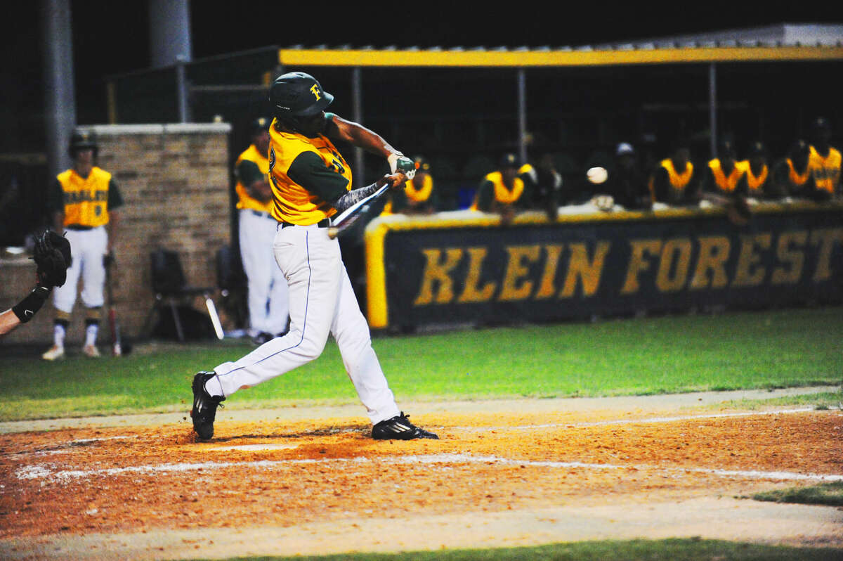 BASEBALL: Klein Forest keeps playoff hopes alive with 5-4 extra-innings ...