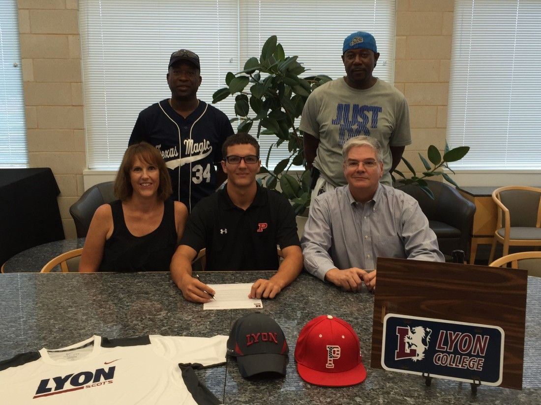 McCrady signs with Lyon College
