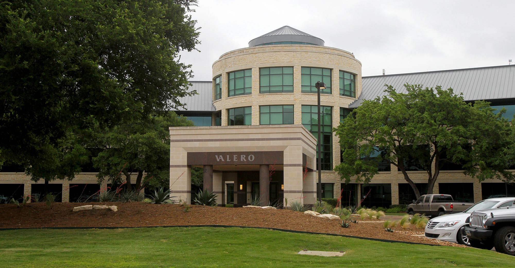 Valero’s third-quarter profit tumbles 56 percent, beats Wall Street ...