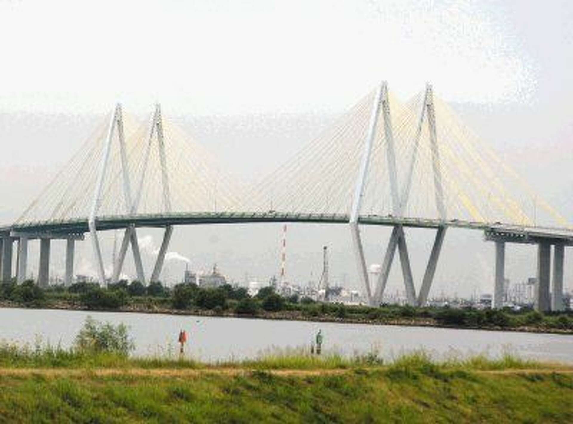 Man dies after jumping off Fred Hartman Bridge in La Porte