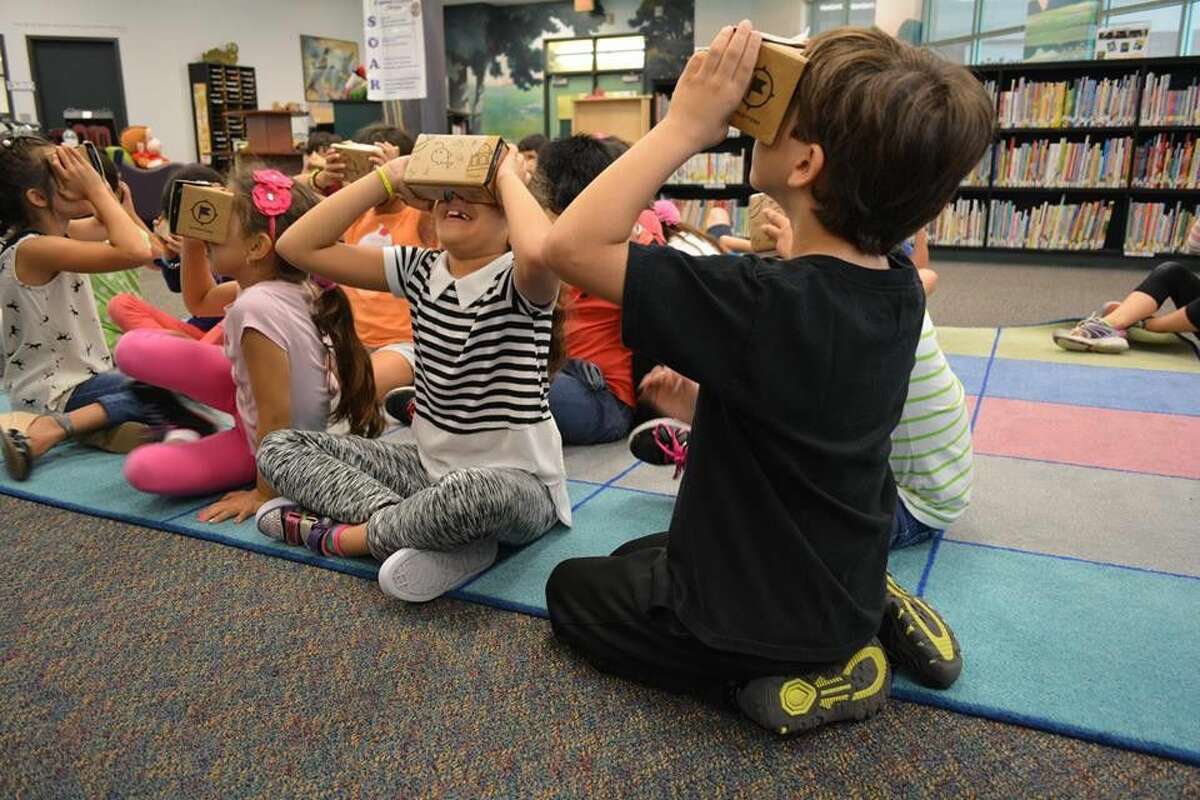Fielder Elementary chosen for Google Expeditions Pioneer Program
