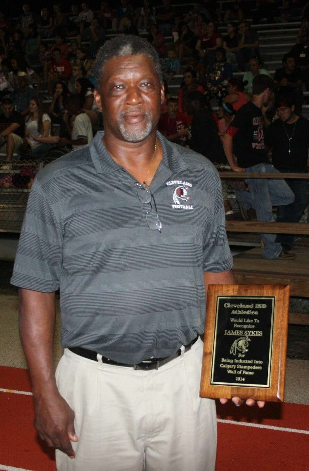 LCM Bears prey upon Cleveland Indians, 35-20