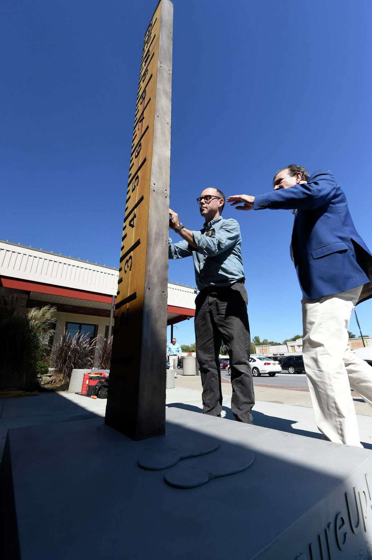 Photos: Stuyvesant Plaza unveils new sculpture