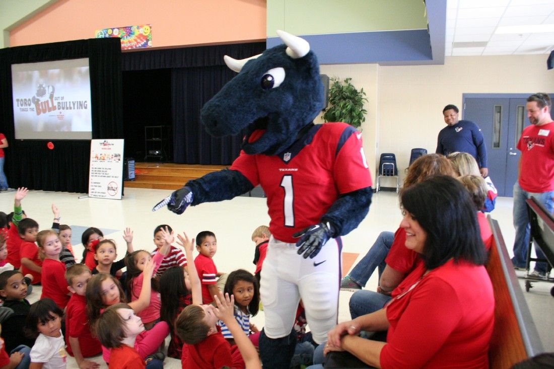 Texans’ TORO teaches Valley Ranch Elementary about bullying