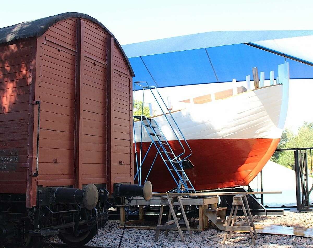 Boat restored by League City man rededicated at Holocaust Museum