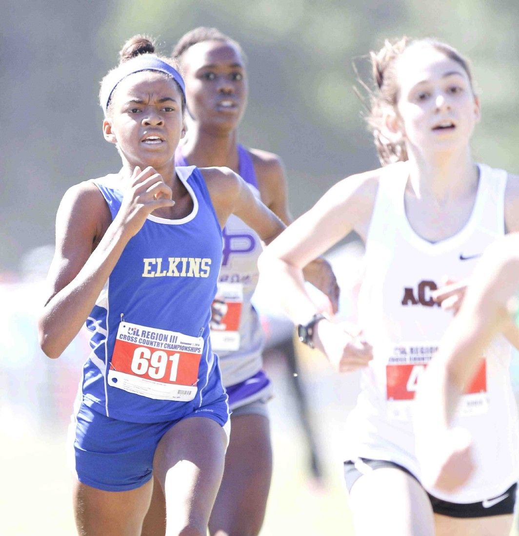 Monali, Price reach state cross country meet