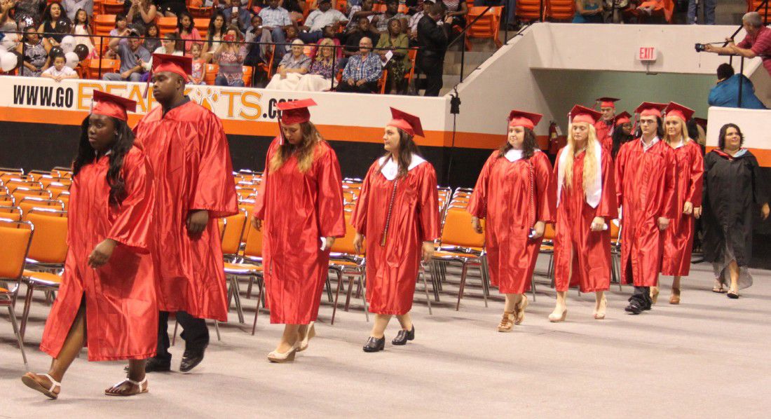 COHS celebrates graduates of 2016