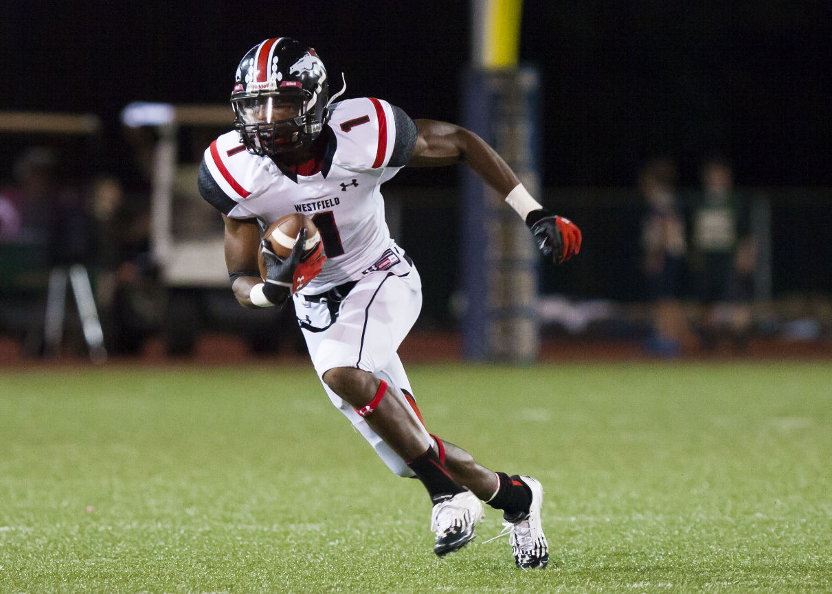 FOOTBALL: Westfield clinches playoffs with win over Klein Forest