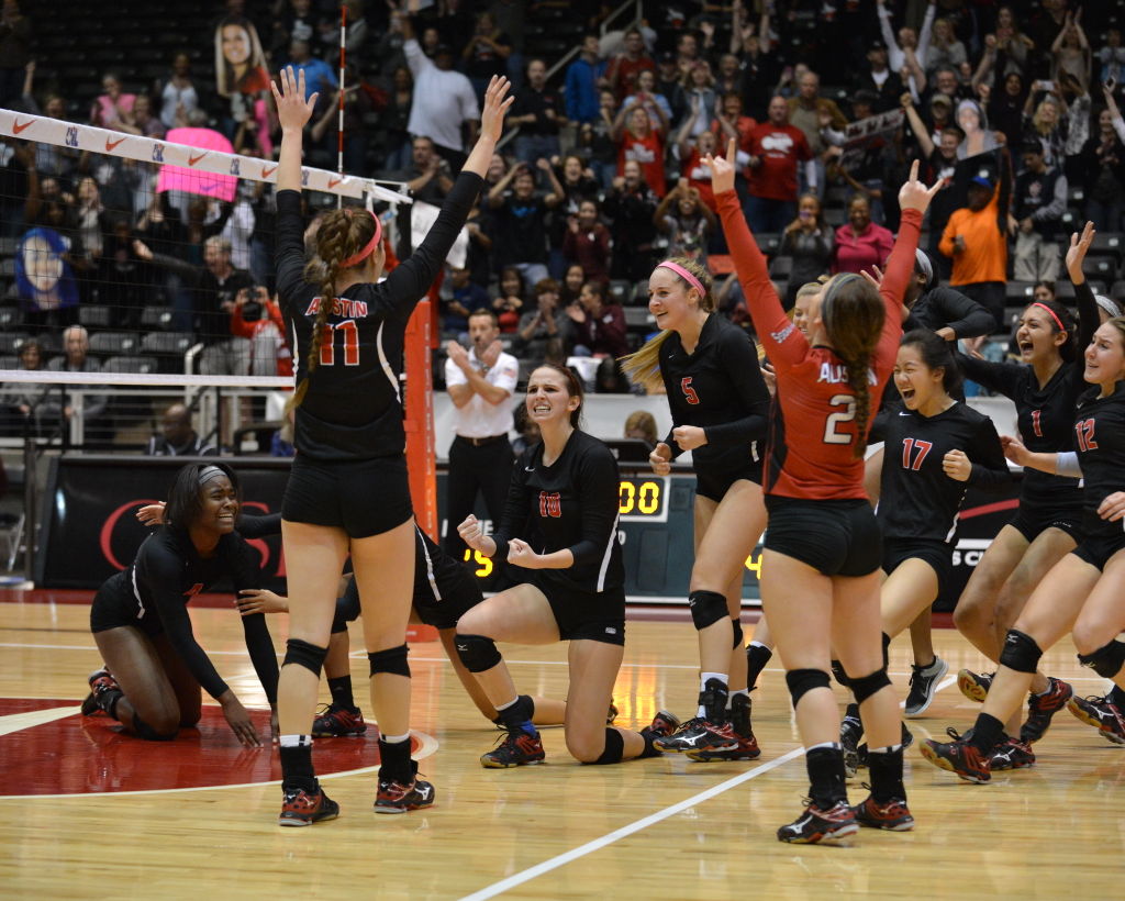 Austin overcomes Oak Ridge, advances to state volleyball championship match