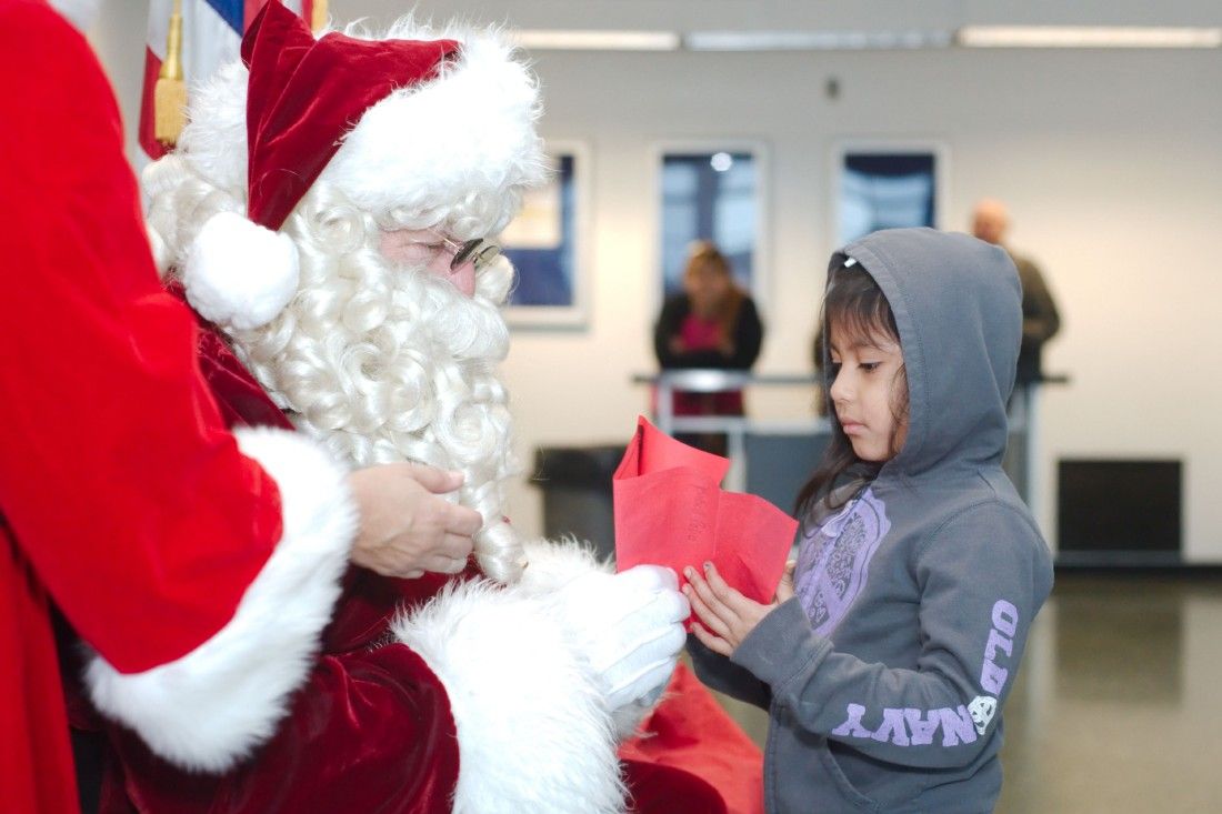 Santa makes post office stop for Christmas letters