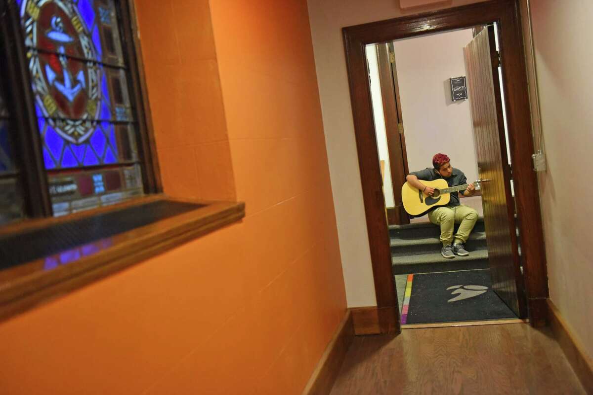 Young musicians perform, learn at School of Rock