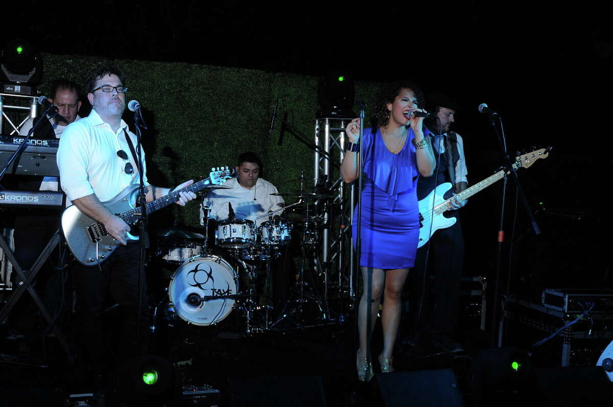 "Blues on the Bayou" returned to Colleen Holthouse's palatial Hunter's ...