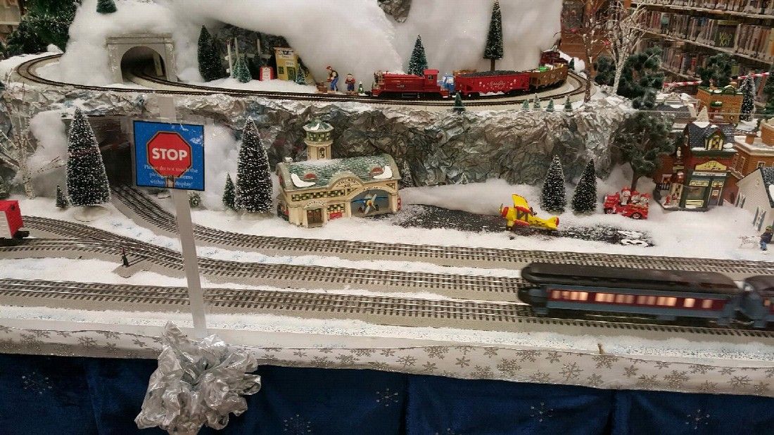 Atascocita Branch Library holiday train display provides entertainment ...