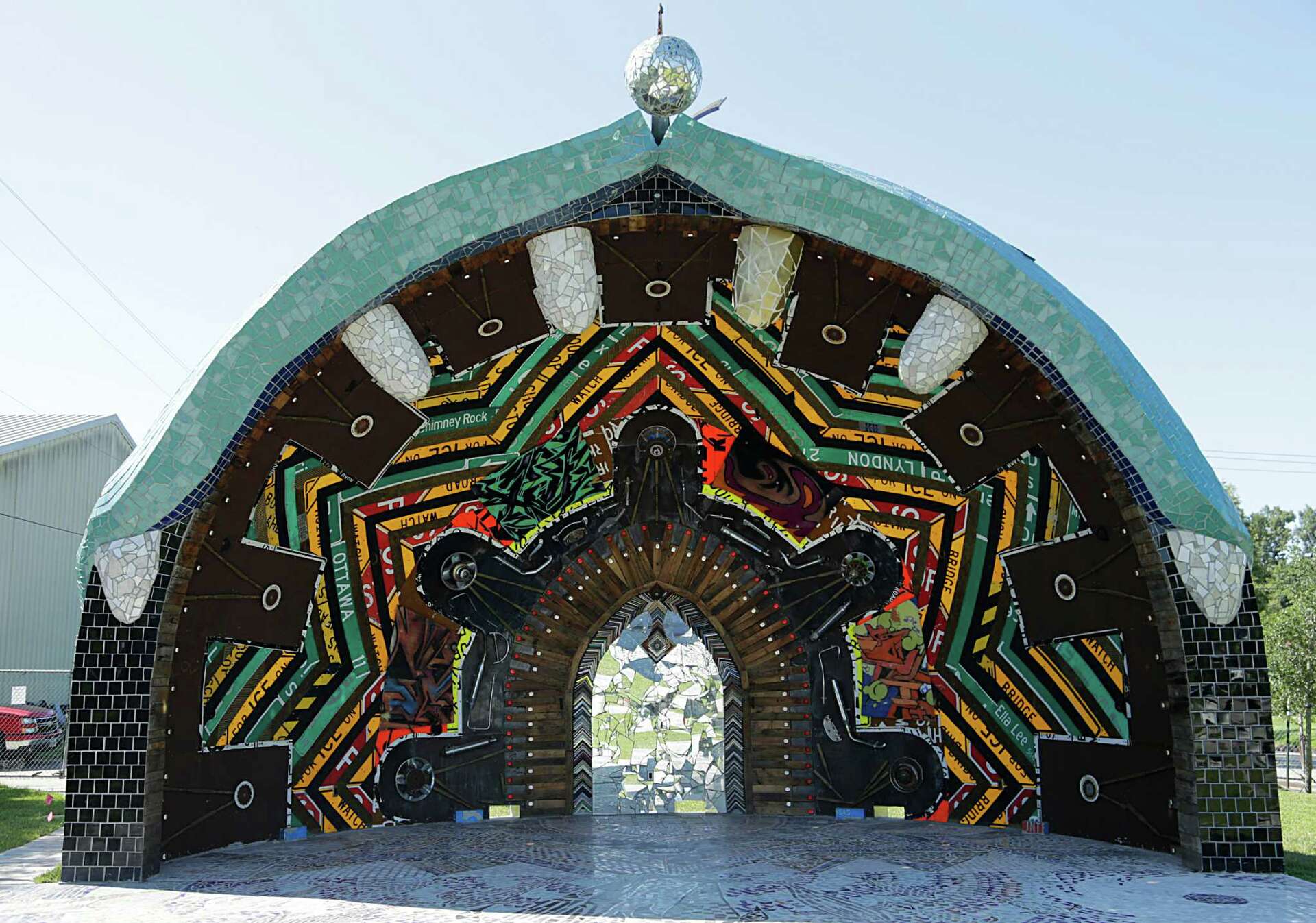 The Houston area's best backdrops for family photos