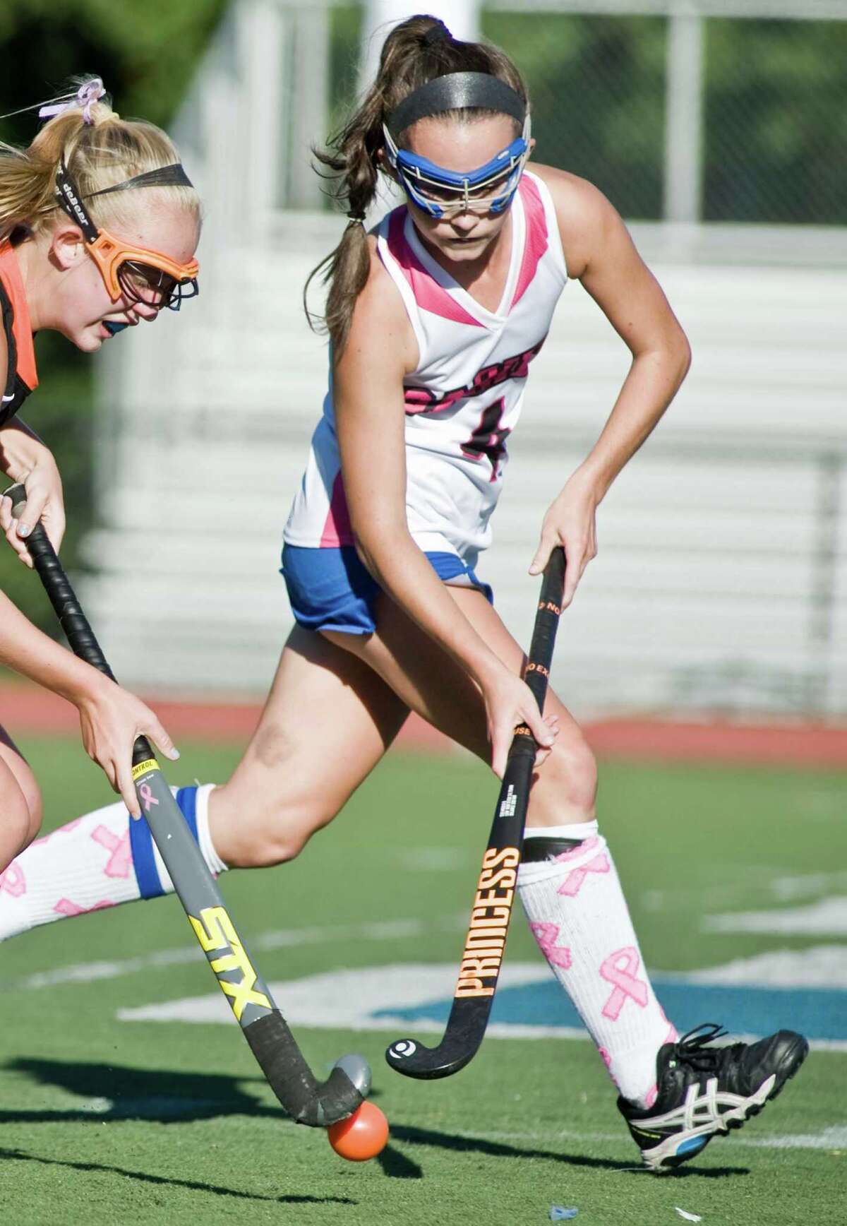 Darien field hockey shuts out Ridgefield