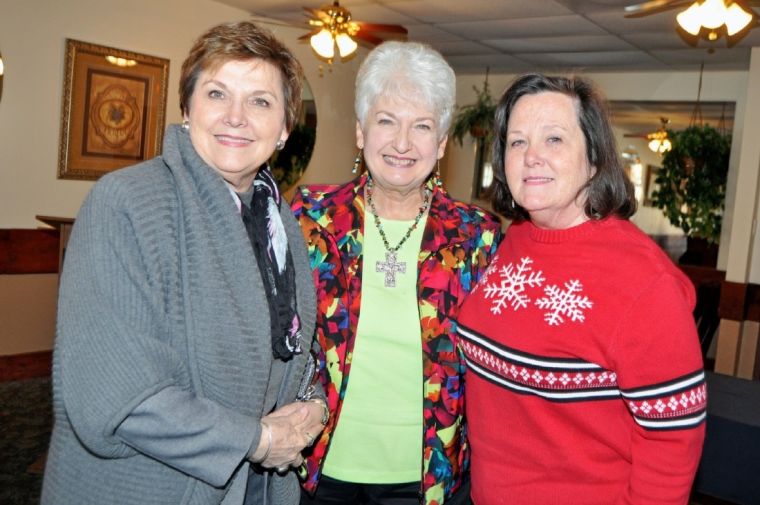 Rotary Anns of Pasadena hold monthly meeting