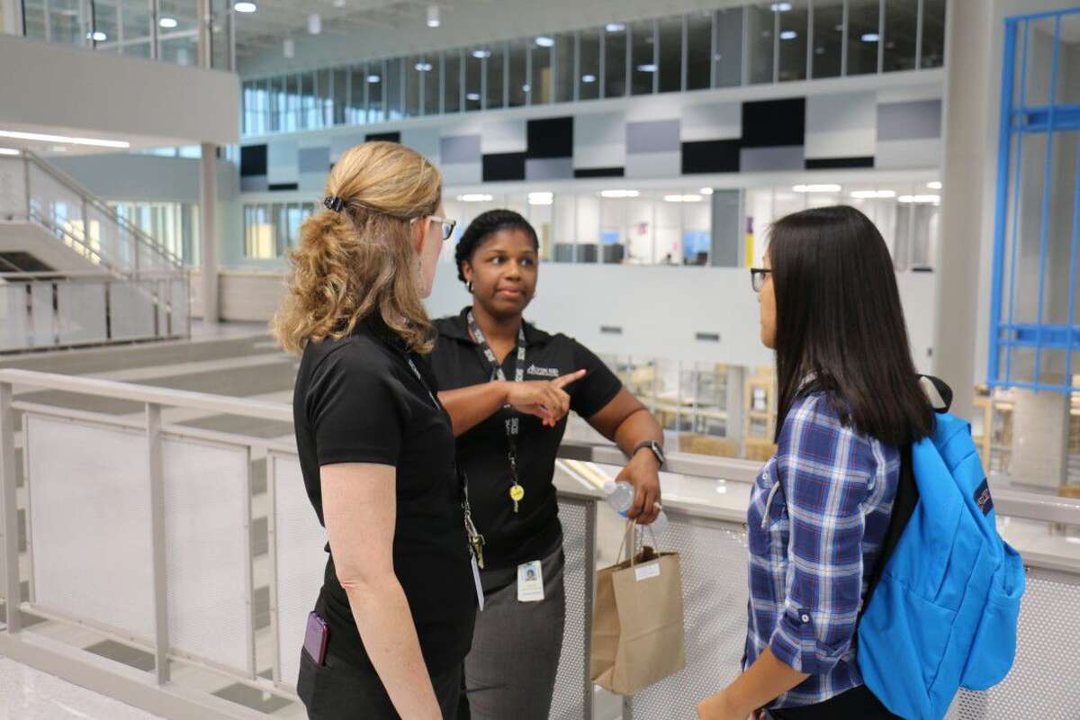 Alvin ISD opens third high school with opening of Shadow Creek