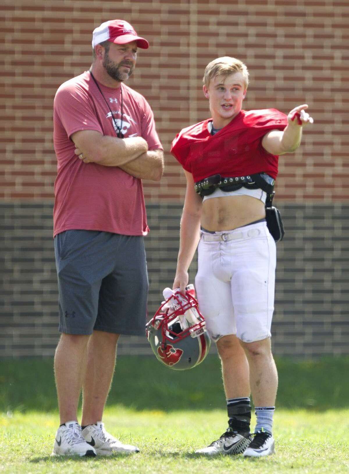 FOOTBALL: Running back Nichols gives spark to Splendora's offense