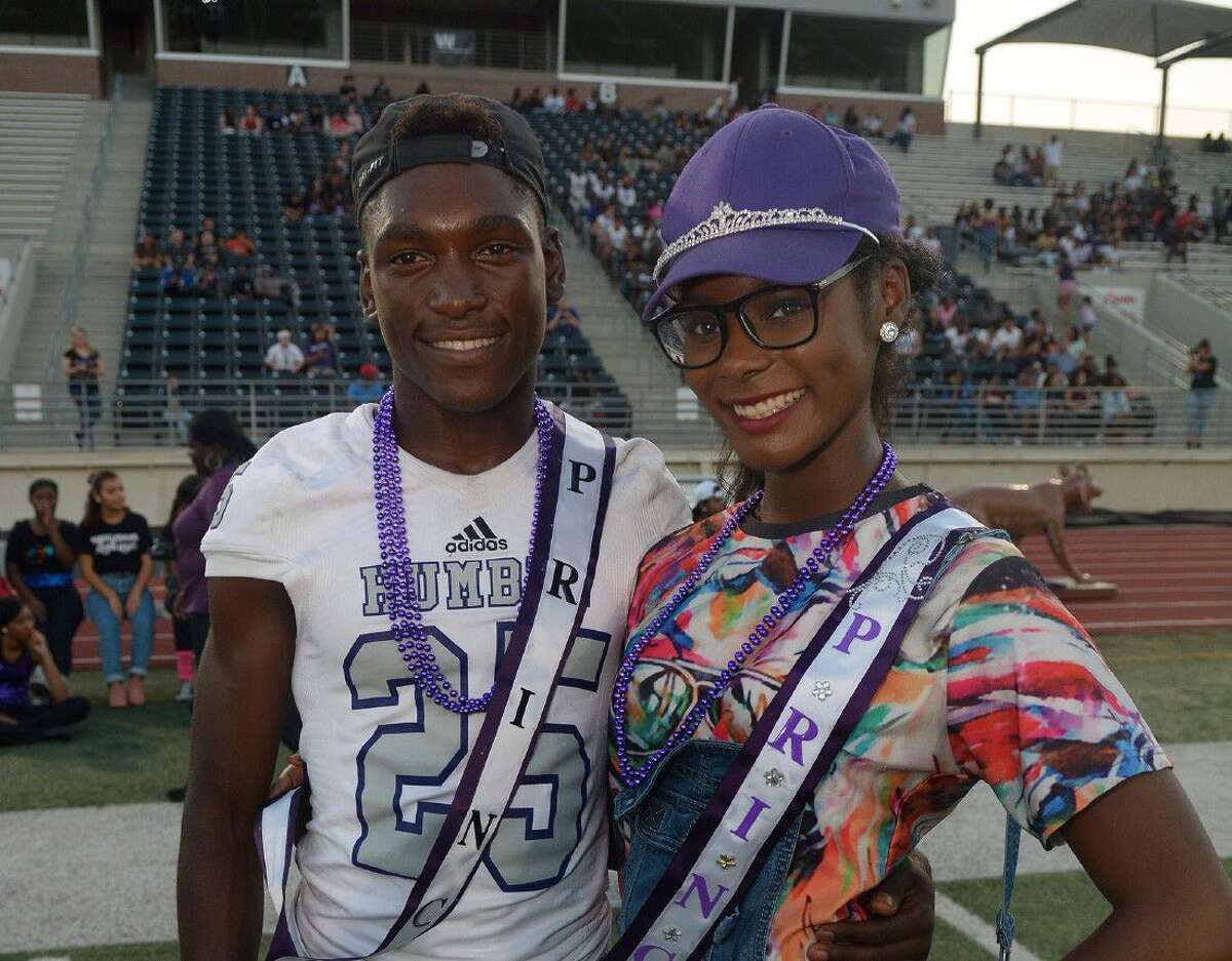 Tradition returns in Humble with high school homecoming parade