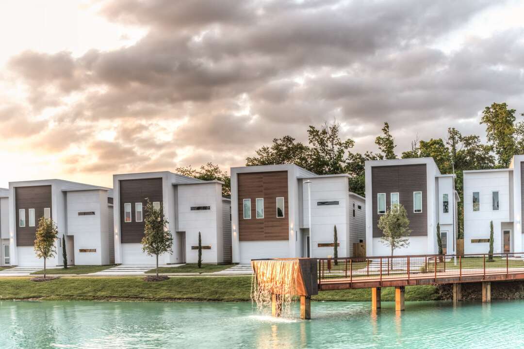 Ultra-contemporary community rises in rapidly gentrifying neighborhood